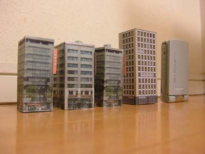 ペーパークラフト簡単無料ダウンロードサイト「POKARA Paper Craft 2008」: Diarylog